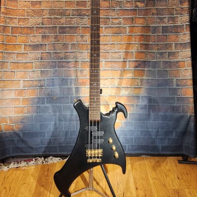 WARWICK BUZZARD bass guitars
