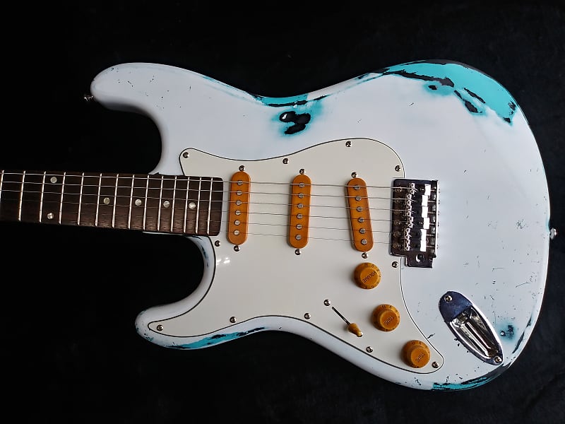 Lefty Riffs White Lightning Stratocaster Flat White Nitro | Reverb