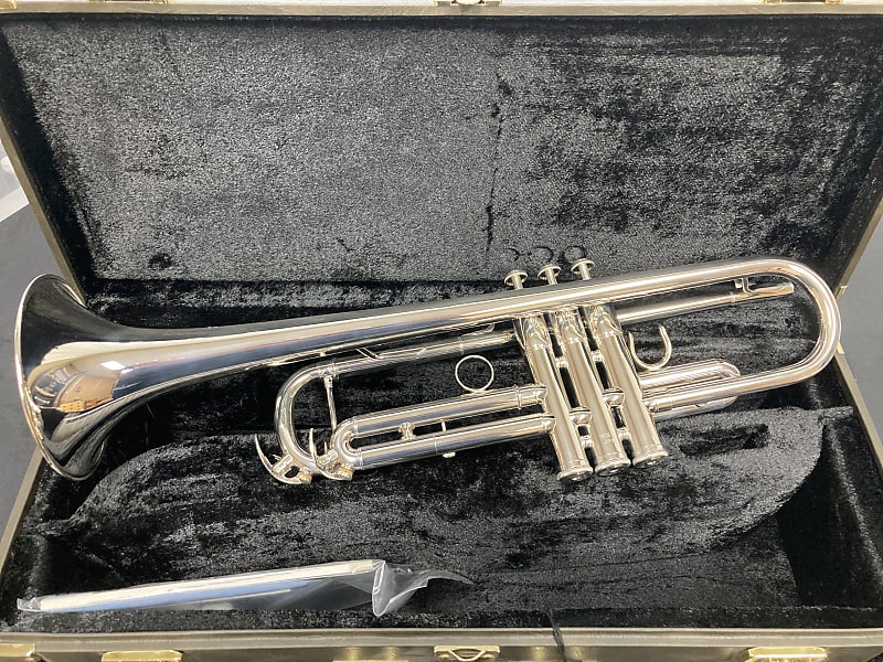 Yamaha YTR-6335S Trumpet Outfit (Used) | Reverb