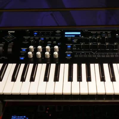 Korg Wavestate 37 Key Digital Wavesequencing Synth | Reverb