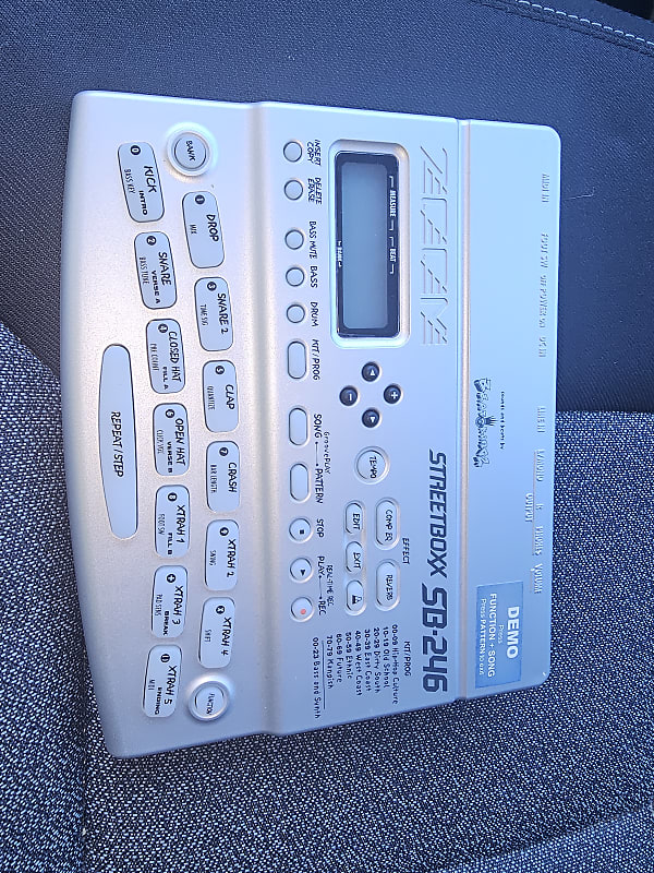 Boss Zoom Sb 246 drum machine beat pad | Reverb