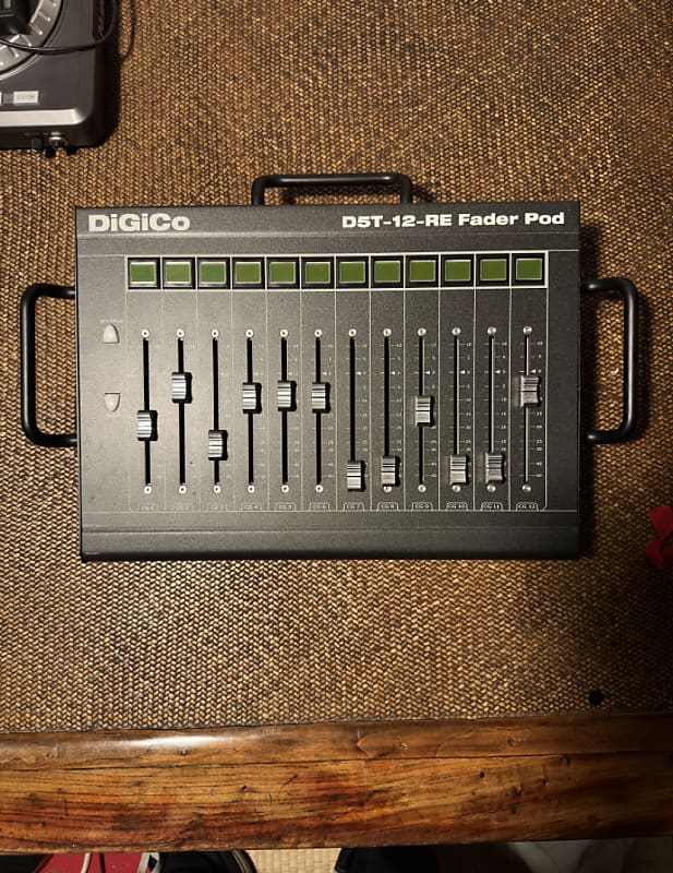 DigiCo D5T 12 RE Fader Pod interface rack synth mixer | Reverb France