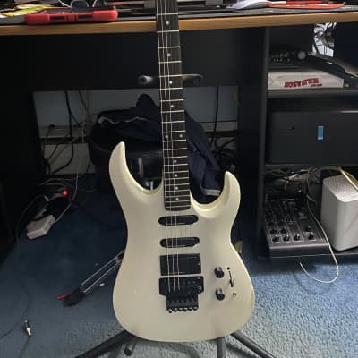 Kramer style American Showster Savant III 90s - Pearl white | Reverb