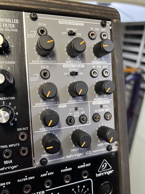 Behringer 172 Eurorack Synthesizer Module Phaser Delay LFO | Reverb