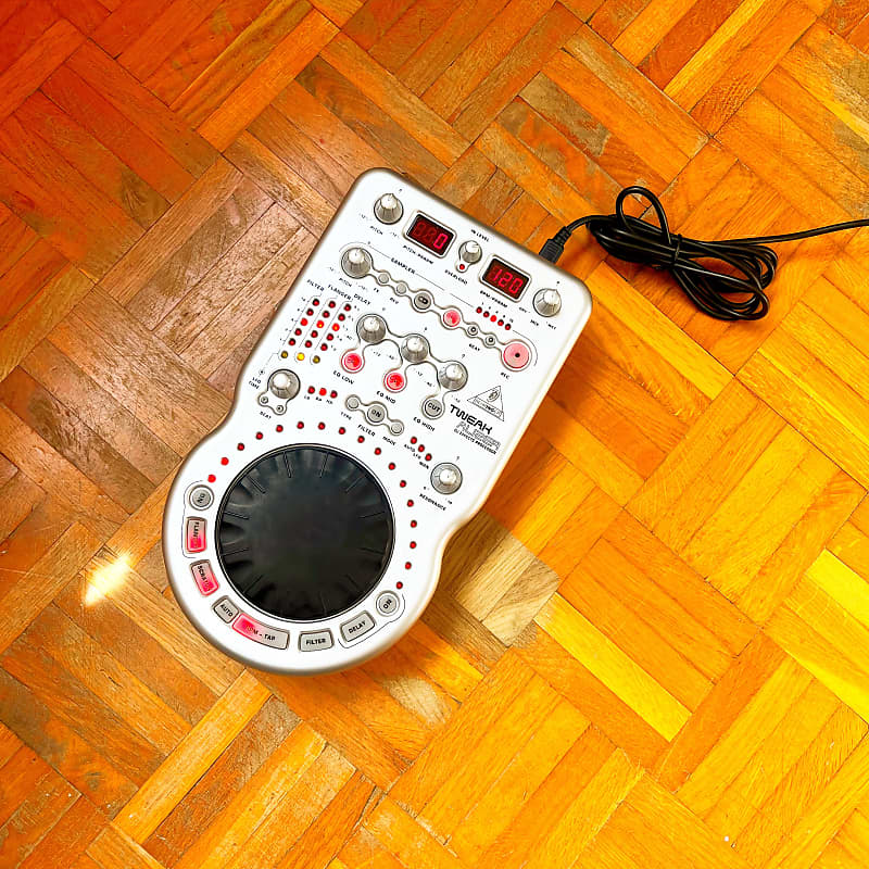 Behringer DFX-69 Tweakalizer - High-End DJ Effects Processor | Reverb