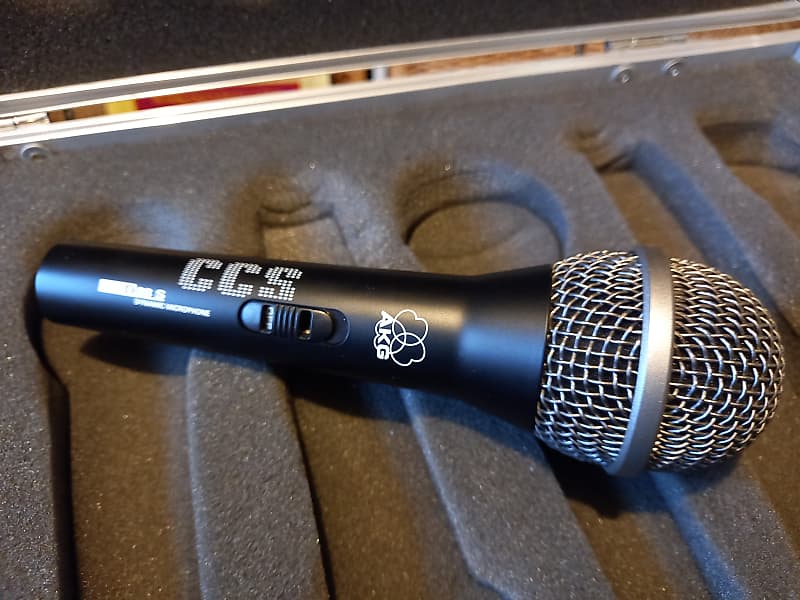 AKG D88 S Dynamic Cardioid Vocal Mic Microphone - SM58 | Reverb