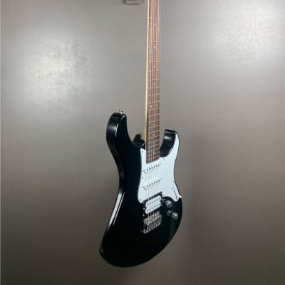 Yamaha Pacifica 112V Black | Reverb