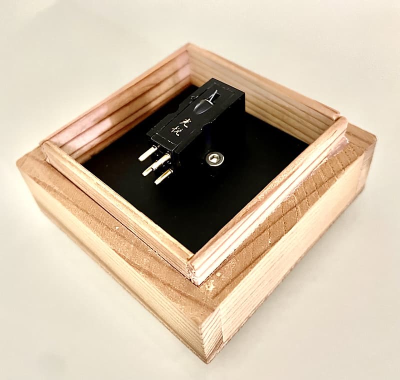 Koetsu Black MC Moving Coil Stereo Cartridge 0.4mV Output | Reverb