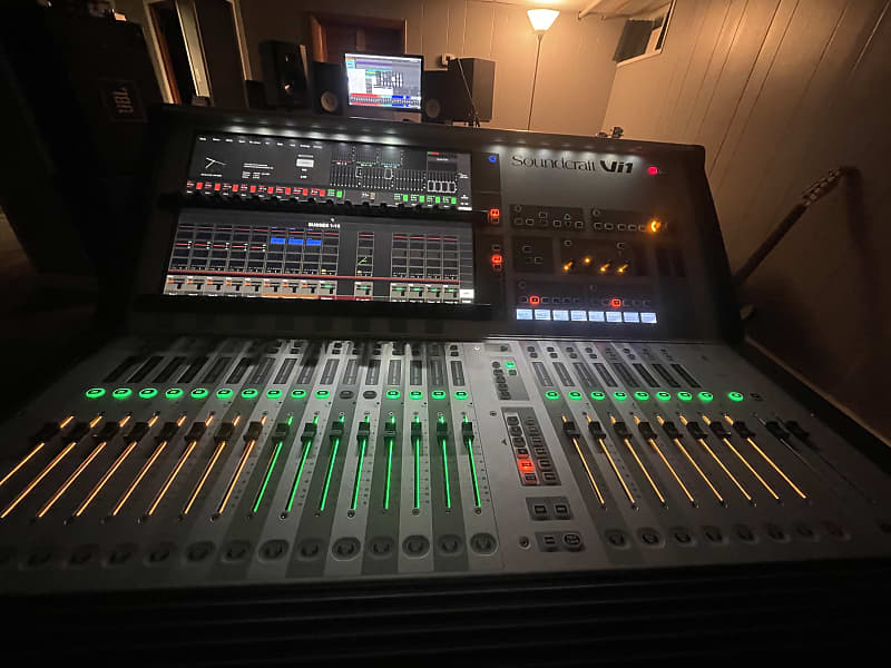 Soundcraft Vi1 | Reverb