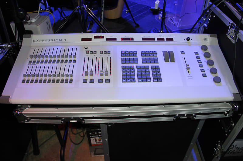 ETC Expression 3 2010's -Electronic Theatre Controls lighting | Reverb