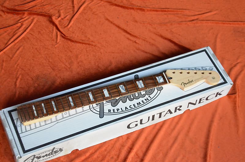 Fender Player Series Stratocaster® Neck w/Block Inlays, 22 | Reverb UK