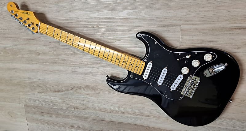 1996 Fender Stratocaster Strat with Maple Fretboard w/ | Reverb