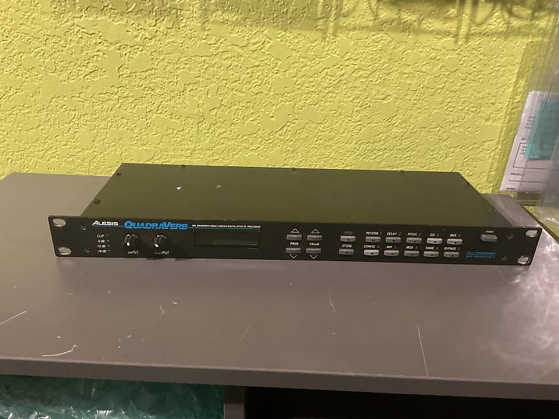Alesis QuadraVerb GT 20k Bandwidth Simultaneous Guitar | Reverb