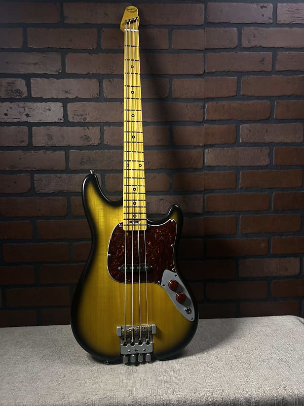 Headless Woodcraft electric guitars AmpMaster 4 Bass Short | Reverb