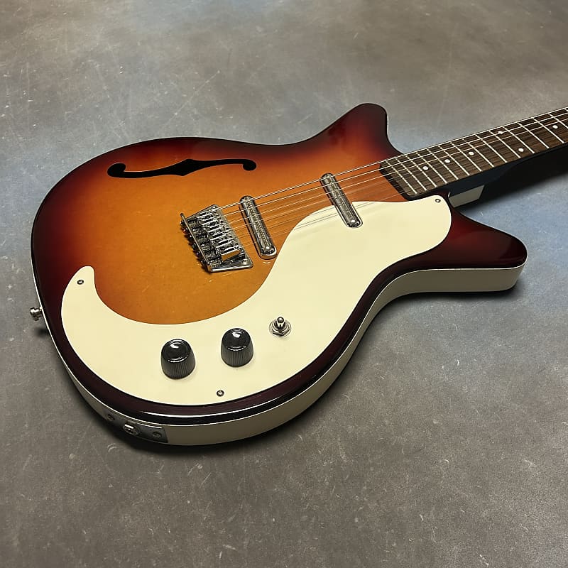 2006 Danelectro 59M 12 String Sunburst w/Fender Case | Reverb