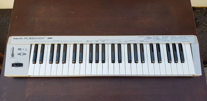 Roland PC-300 49-key MIDI Keyboard Controller (2000, Silver) | Reverb