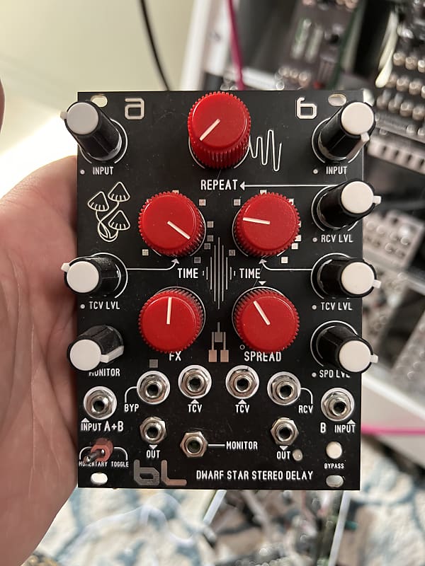 Blue Lantern Dwarf Star Stereo Delay | Reverb