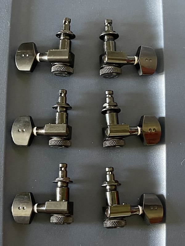 Graph Tech Ratio 3X3 Contemporary 2-Pin Locking Tuners - | Reverb Graph Tech Ratio 3X3 Contemporary 2-Pin Locking Tuners - | Reverb