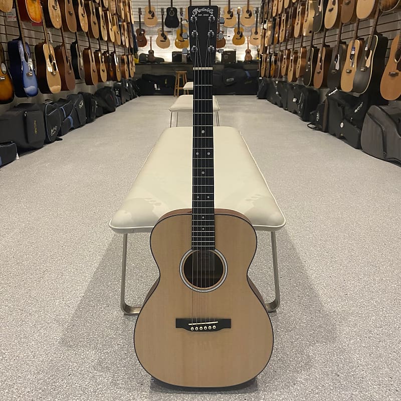 Used Martin 000-JR10 w/ Bag | Reverb