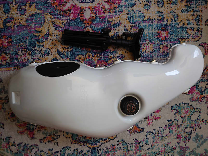 Best Brass E-Sax Tenor Saxophone Mute White + Stand | Reverb