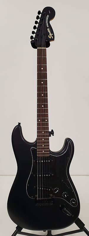 Squier Standard Series Stratocaster 2002 - Matte Black | Reverb