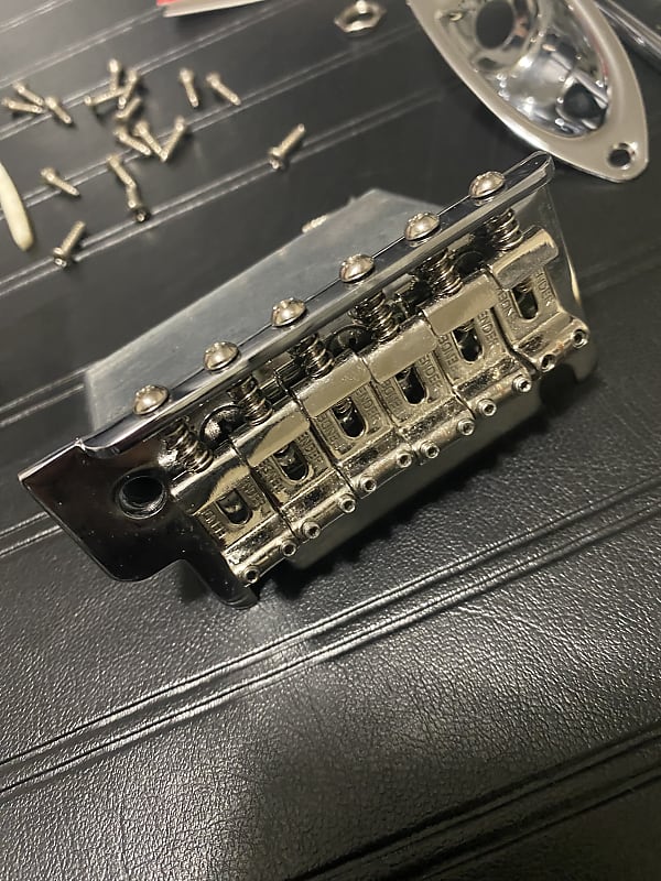 Fender 2 point tremolo bridge - Chrome | Reverb