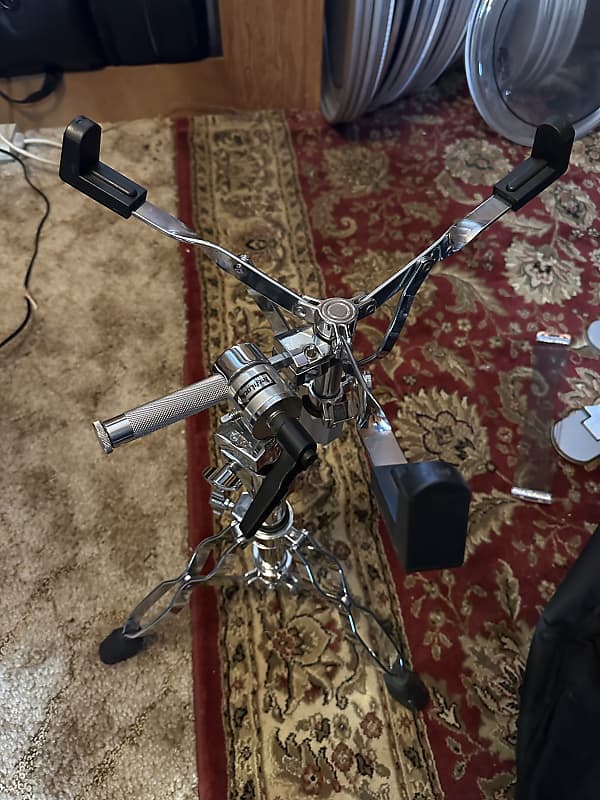 DW 9000 snare stand | Reverb
