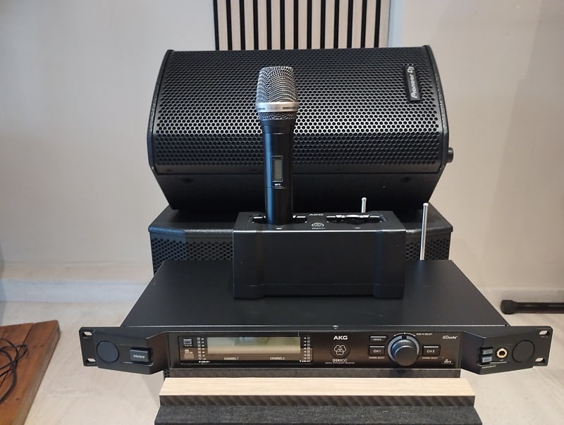 AKG - DSR800 | Reverb