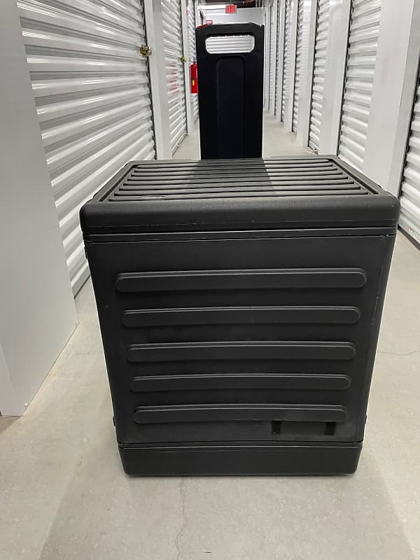 SKB 8RU Rolling Rack, Wheels and Handle - Black | Reverb