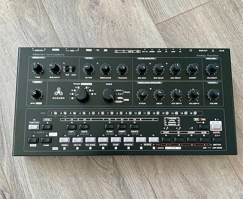 Abstrakt Instruments Avalon Bassline 2016 - green | Reverb