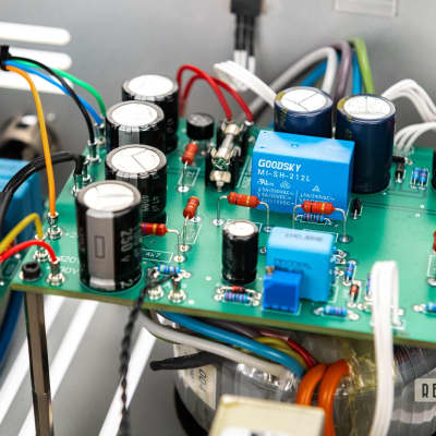 KNIF Audio Vari Mu Dual Mono Compressor | Reverb