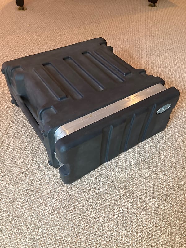 SKB 4U Rack Case - Standard 19" - Light Blue Logo Roto | Reverb