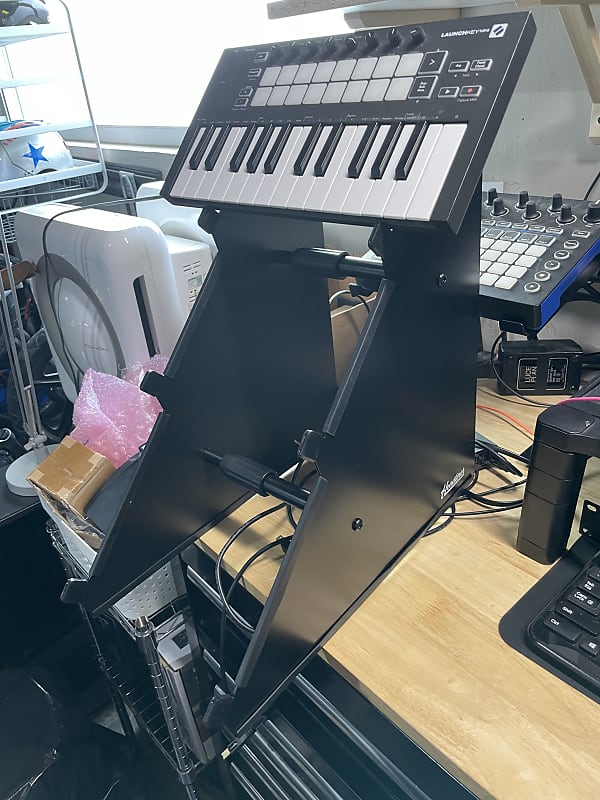 Headliner HL22053 3-Tier Desktop Synth Stand 2023 - Black | Reverb