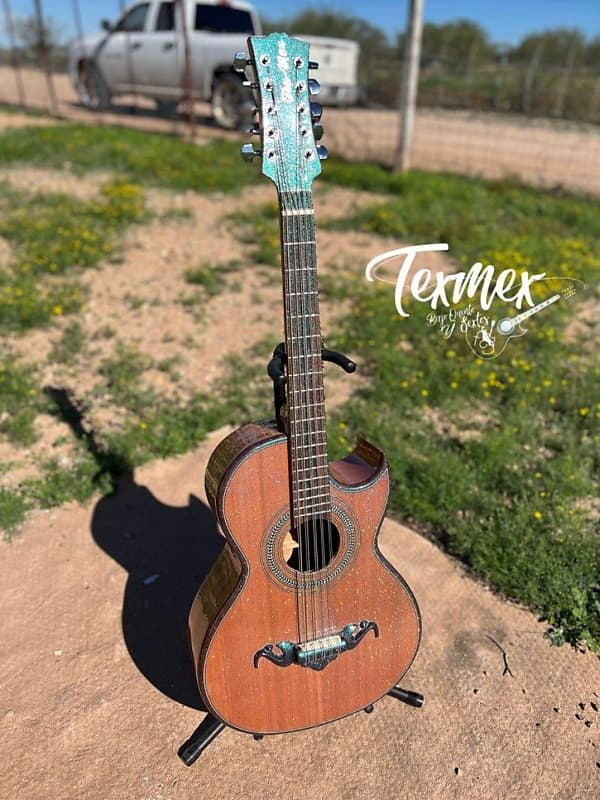 Tex-Mex Bajo Quintos y Sextos, Bajo Quinto(Spanish Cedar | Reverb