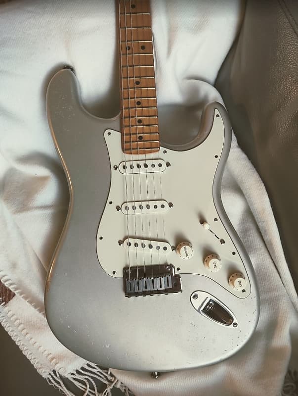MJT Strat 7.4lbs - Inca Silver - Light Relic - Nitro finish | Reverb