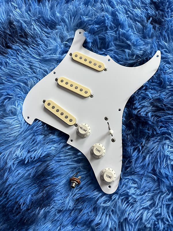 1989 Fender Stratocaster MIJ Loaded Pickguard | Reverb