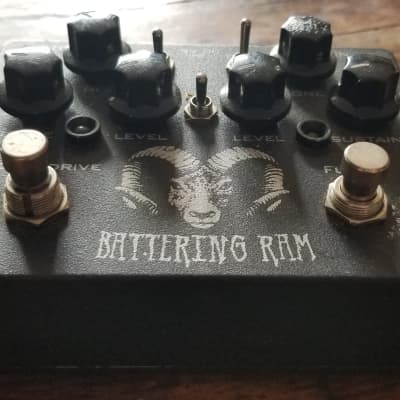Wounded Paw Battering Ram Dual Overdrive/Fuzz Pedal | Reverb Australia