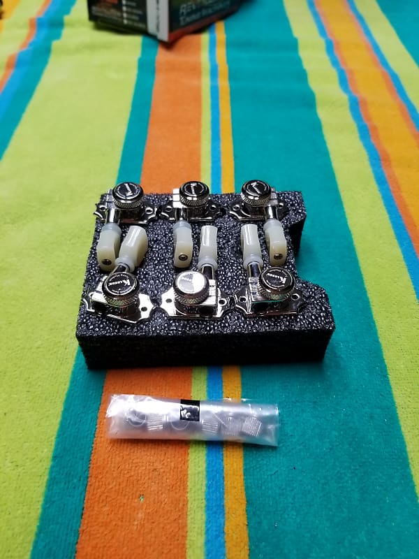 Kluson Revolution Locking Tuners 3x3 Pearloid keystone button | Reverb