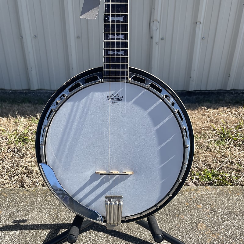 Saga 70s 5-String Banjo with Case | Reverb