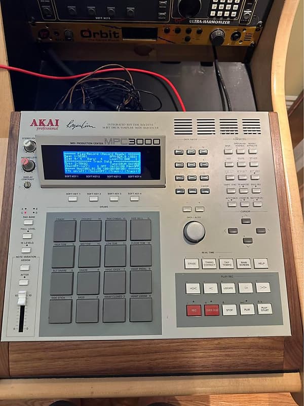Akai MPC 3000 | Reverb