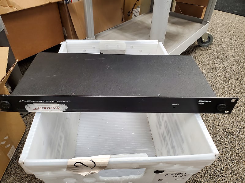 Shure UA844SWB UHF Antenna Power Distribution System for | Reverb