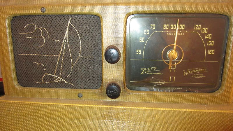 Zenith Universal Radio | Reverb