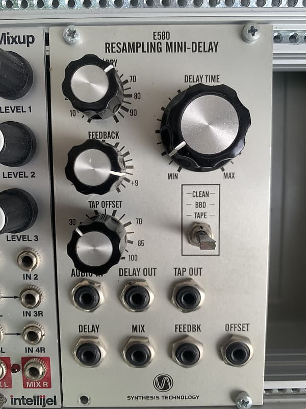 Synthesis Technology E580 resampling mini delay | Reverb