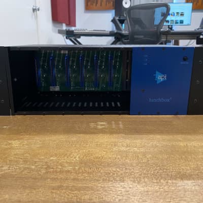 API 500-6B 6-slot 500 Series Lunchbox Bundle with Radial | Reverb