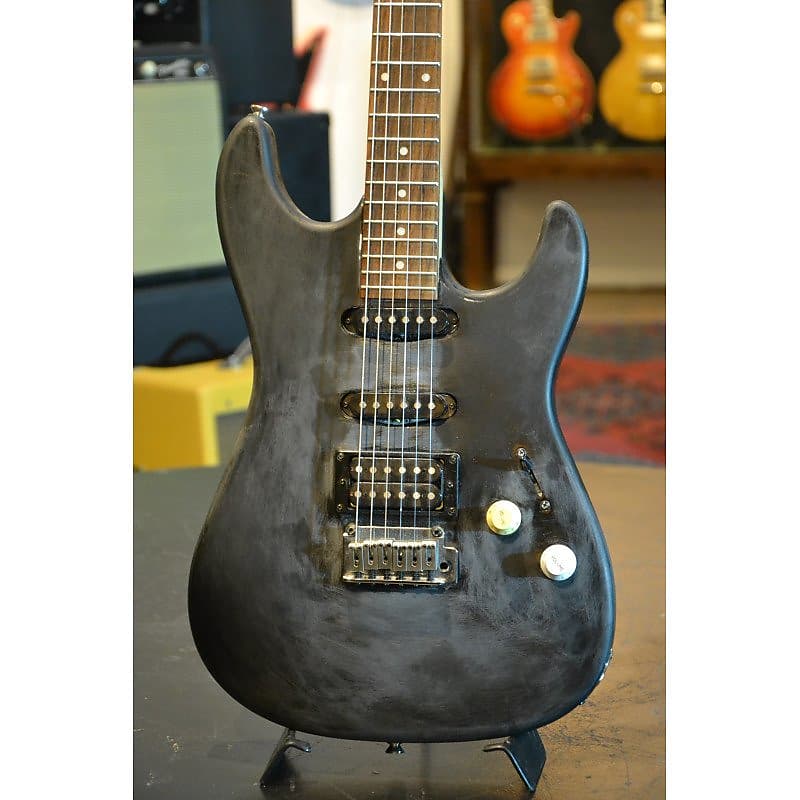 2004 Squier Showmaster black | Reverb UK