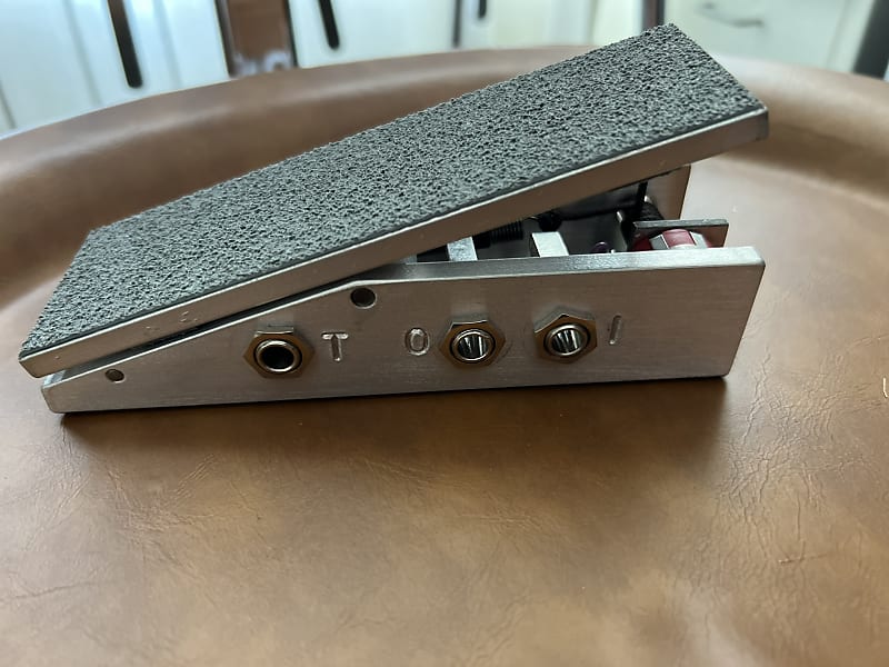 Moyo Volume Pedal 2024 - Silver | Reverb