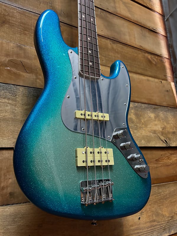 Fender Limited Player Plus X Blu Detiger Jazz Bass Sky Reverb
