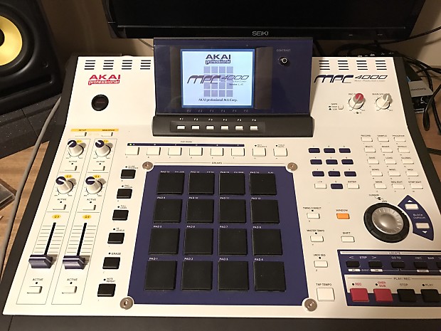 Akai MPC 4000 | Reverb