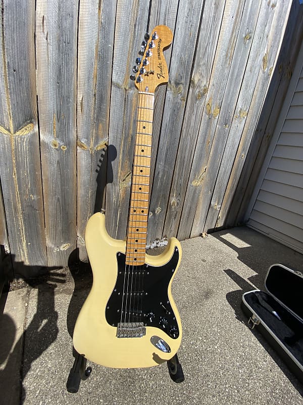 Fender Stratocaster 1977 Olympic white | Reverb