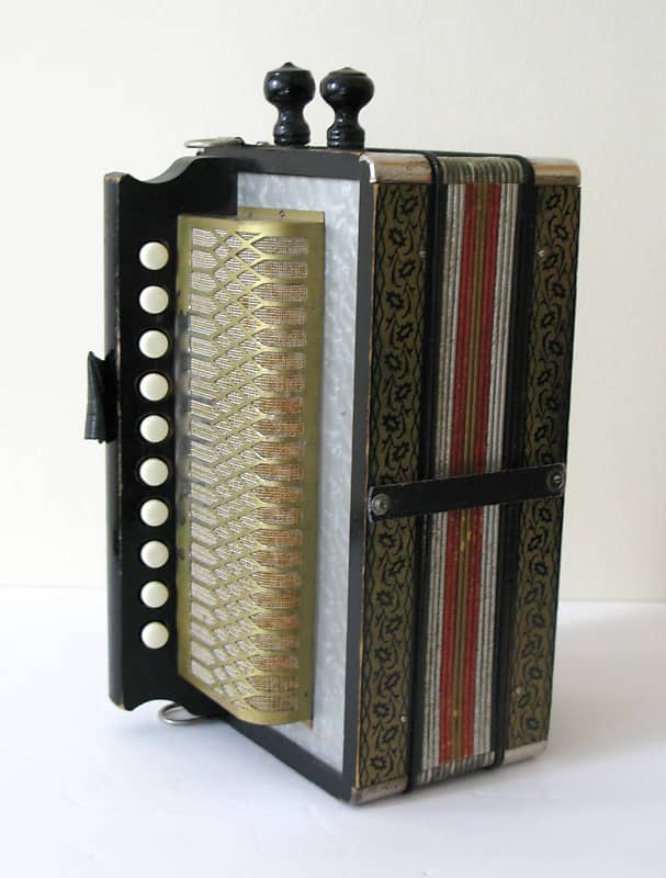 Hohner HA - 112 Melodeon Key of D German Made | Reverb